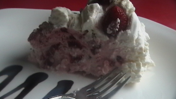 Bezé torta s jahodovou náplňou (fotorecept) - recept | Varecha.sk