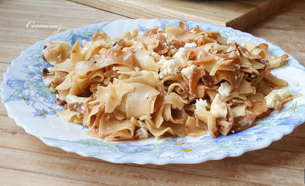 Chutné opražené cestoviny so syrom (videorecept) - recept | Varecha.sk Chutné opražené cestoviny so syrom (videorecept) - recept | Varecha.sk