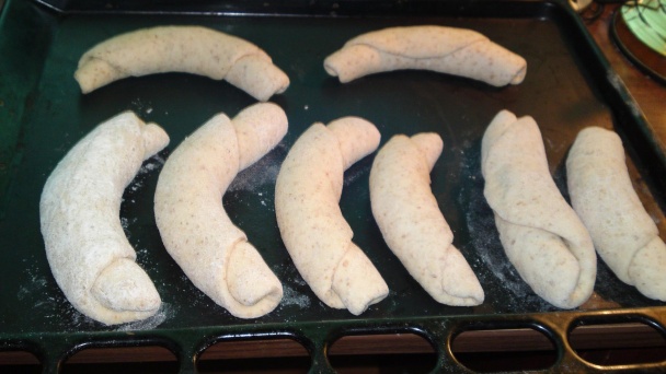 Grahamové rožky so sezamom (fotorecept) - recept | Varecha.sk