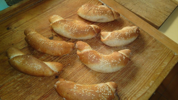 Grahamové rožky so sezamom (fotorecept) - recept | Varecha.sk